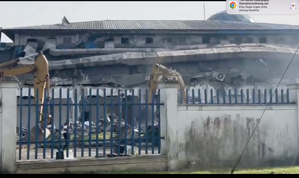 BREAKING: Rivers State House Of Assembly Demolished As #Wike Vs #Fubara ...